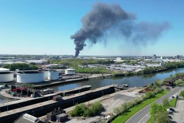 Large fire breaks out in Manchester as firefighters tackle blaze | The ...