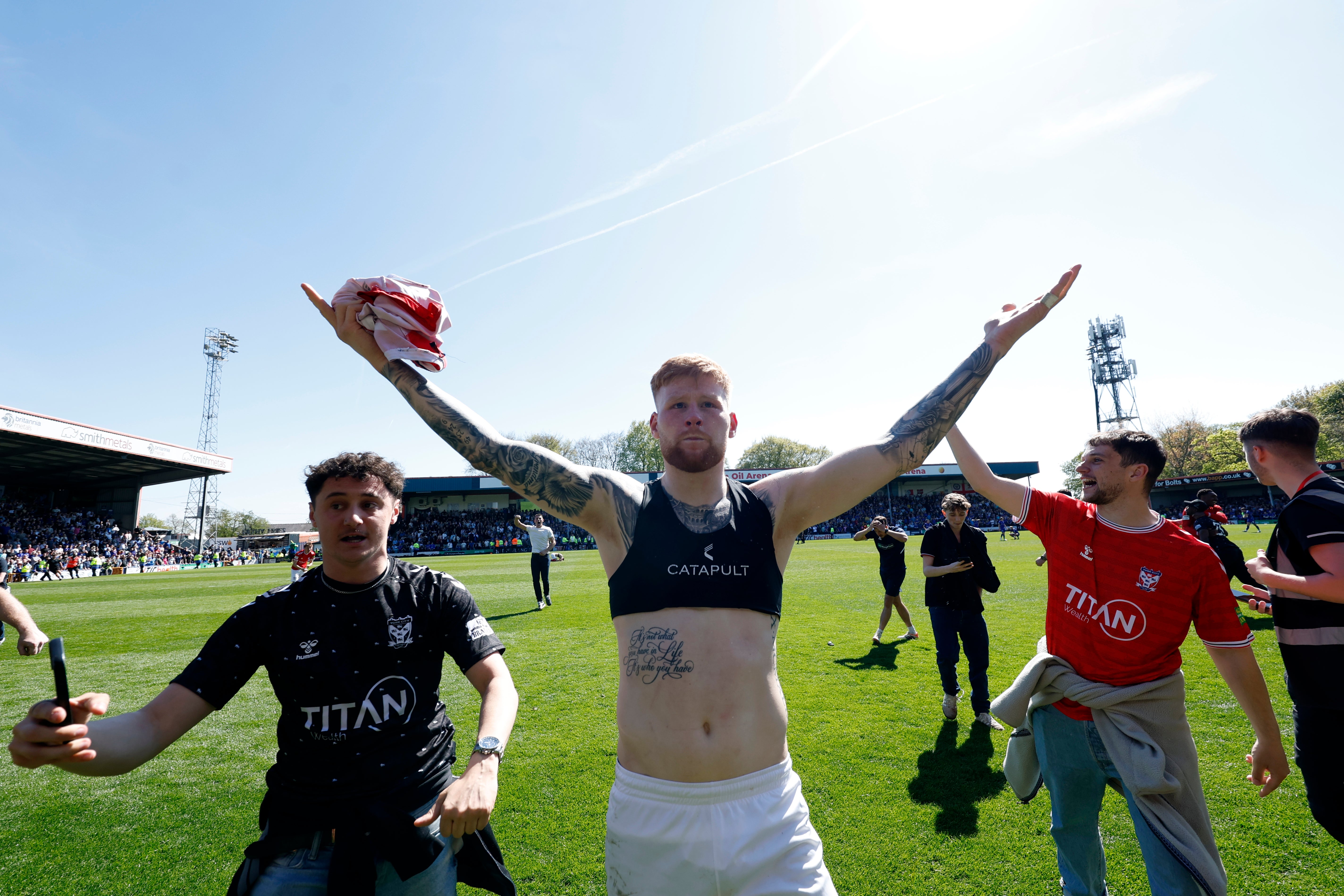 How York broke Rochdale hearts in eight minutes of title-deciding chaos ...
