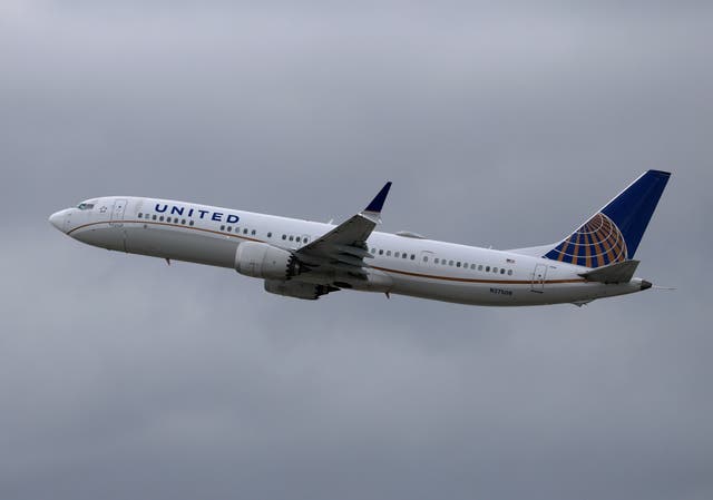 Scary moment after United plane hit drone on landing at San Diego ...