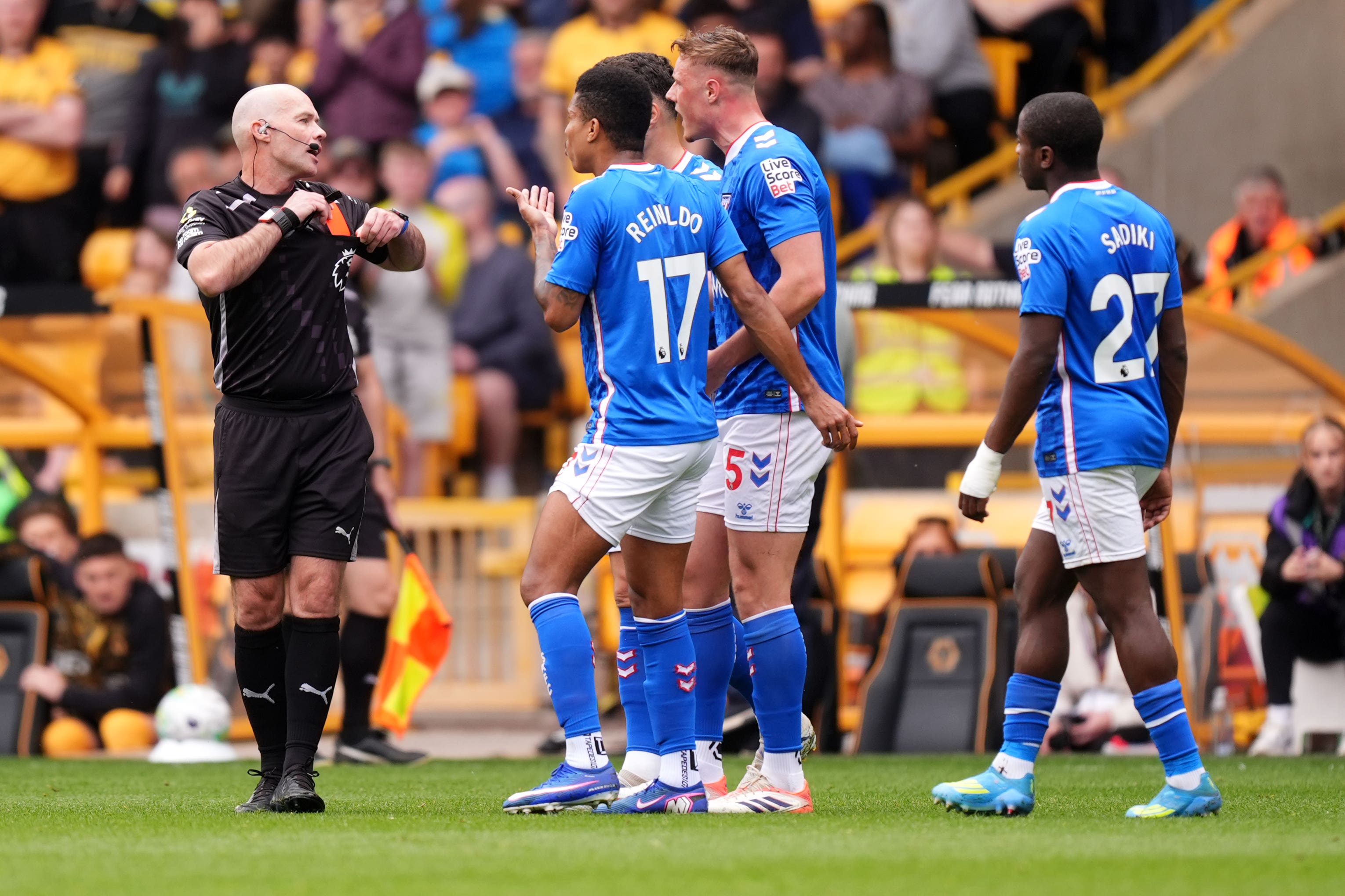 Regis Le Bris questions application of hair-pull rule after Dan Ballard ...