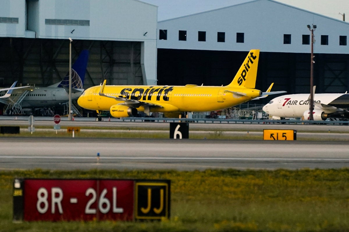 Listen to Spirit pilot’s final sign off as budget airline ceases ...