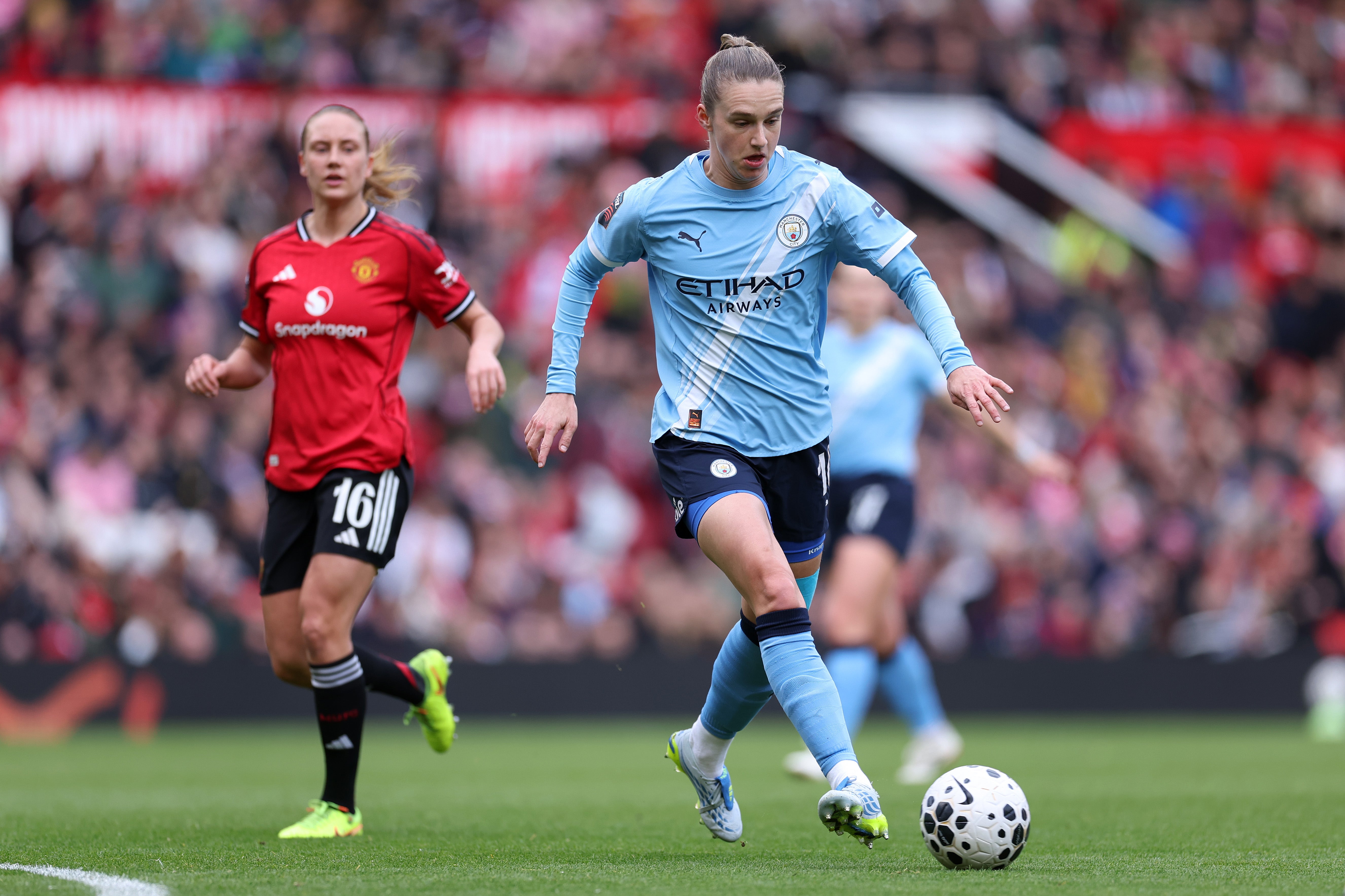 Vivianne Miedema explains heartbreaking reason she missed Manchester ...
