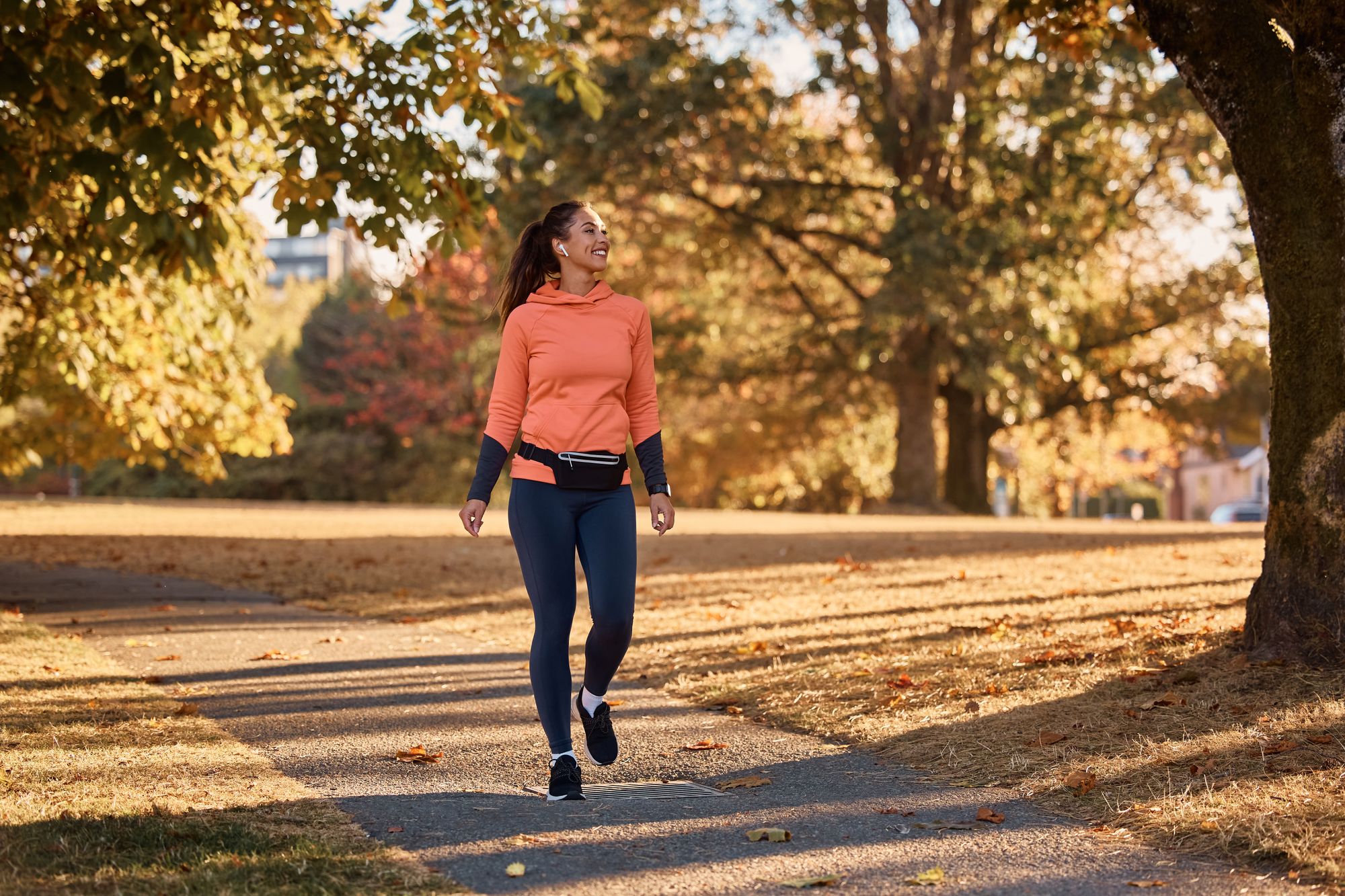 Try these two unorthodox walking techniques to reduce knee pain and ...