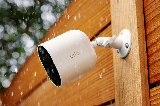 This DIY home security system by Arlo has an industry-first SOS button ...