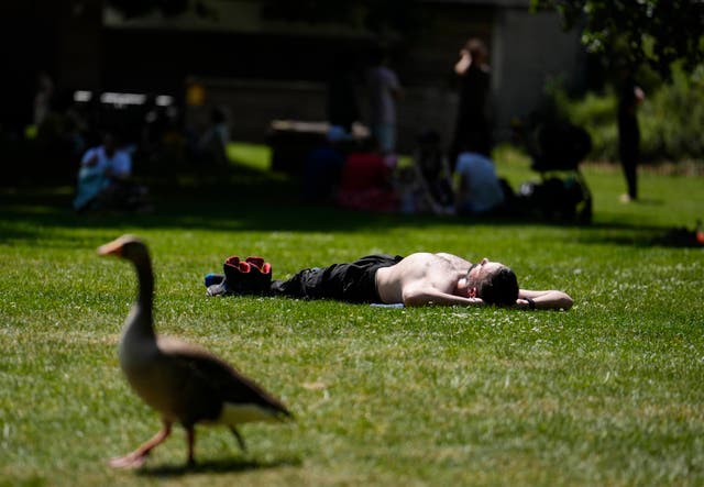 More heatwaves set for UK as Met Office predicts scorching summer | The ...