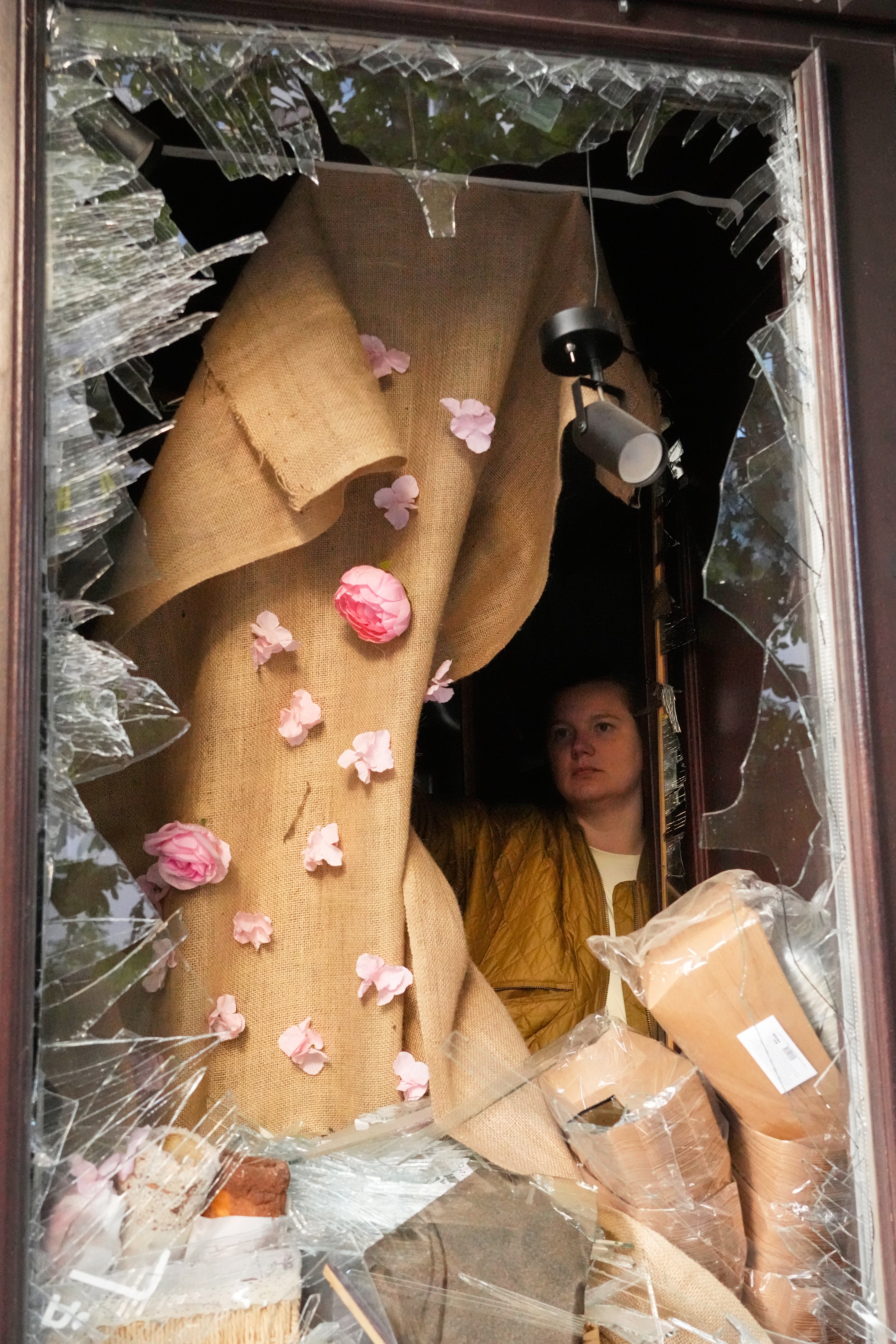 See the world in vertical: Top photos by AP photojournalists | The ...