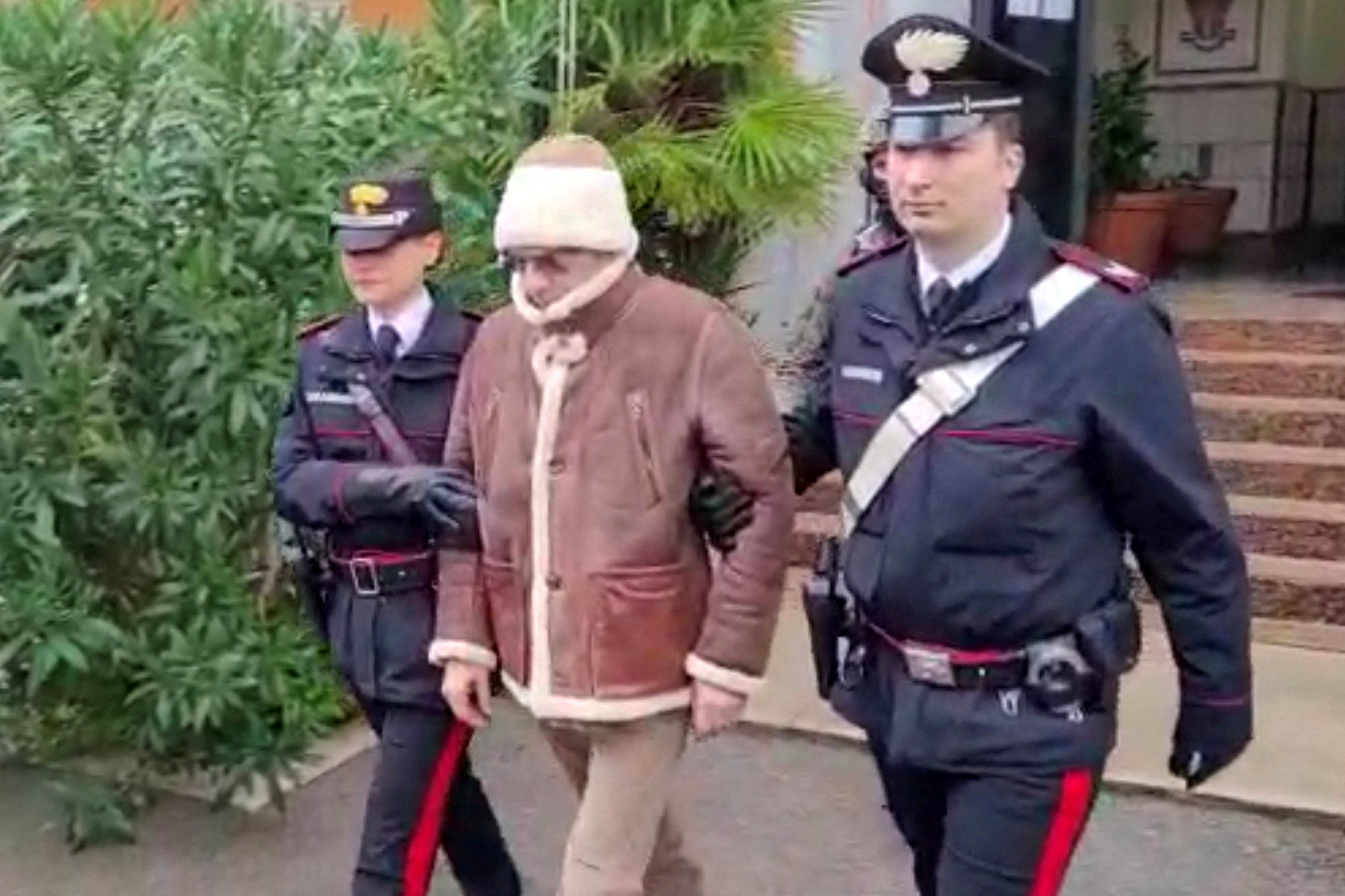Italian police seize £173m worth of gold and luxury villas tied to ...