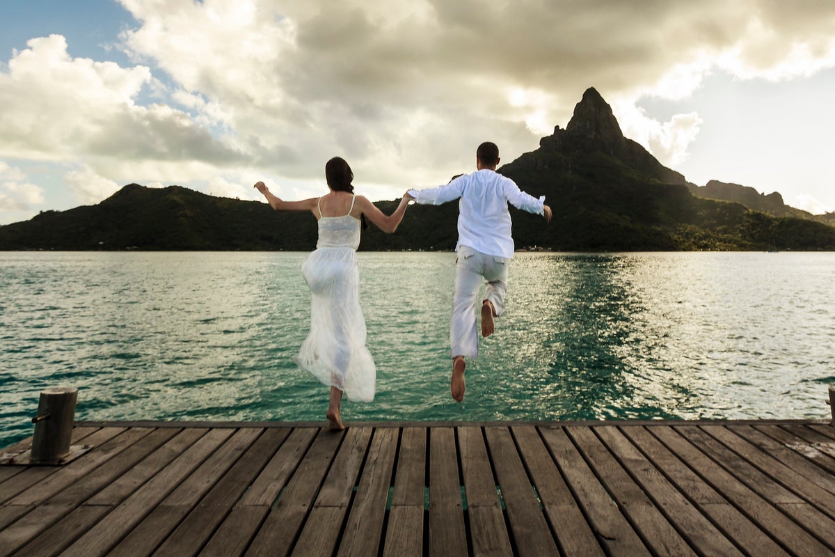 Bride issues warning to couples after popular wedding trend nearly ...