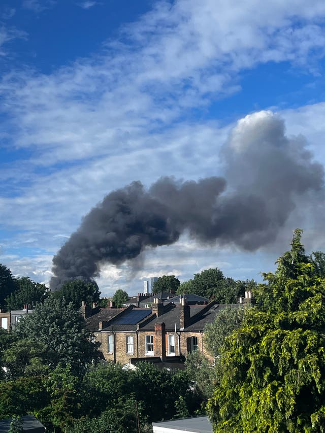 Bermondsey fire: 100 firefighters called to huge blaze near Canada ...