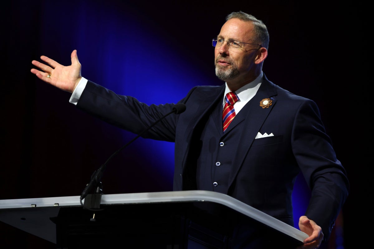 Southern Baptist meeting opens with major vote on women in pastoral ...