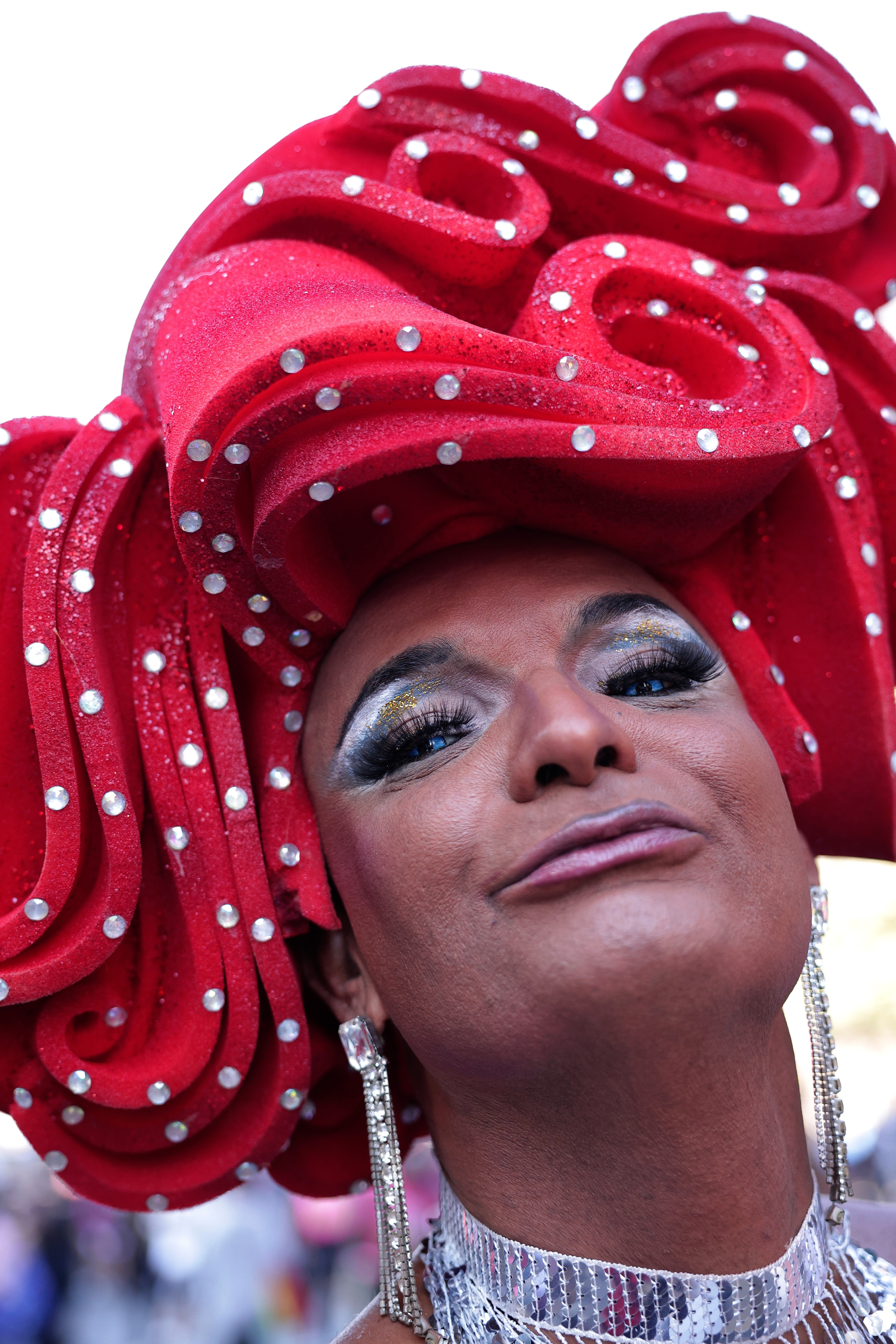 See the world in vertical: Top photos by AP photojournalists | The ...