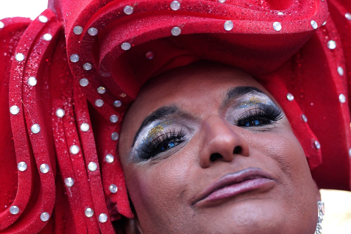See the world in vertical: Top photos by AP photojournalists | The ...