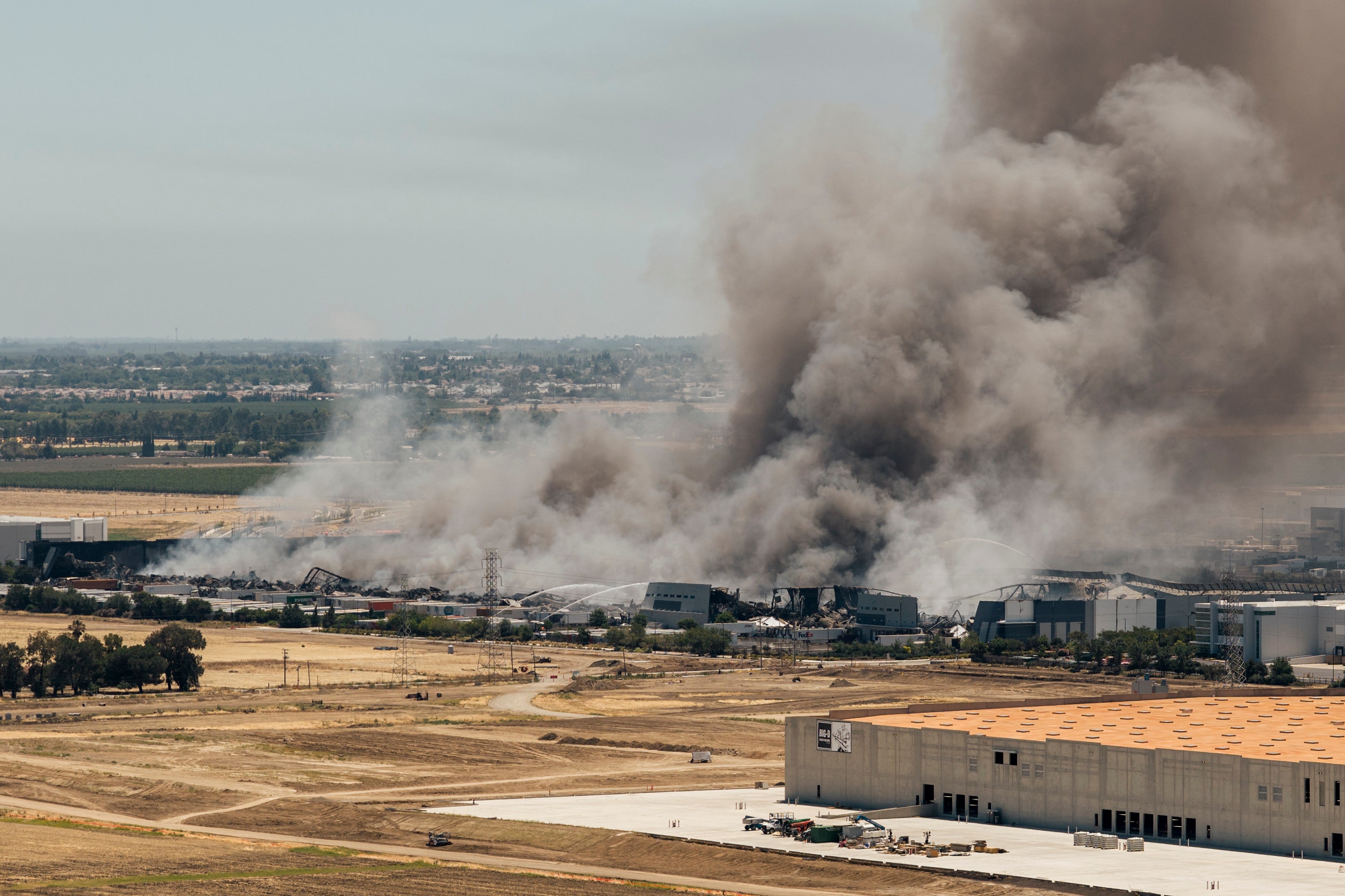 Unhealthy air quality in California city as huge warehouse fire burns ...