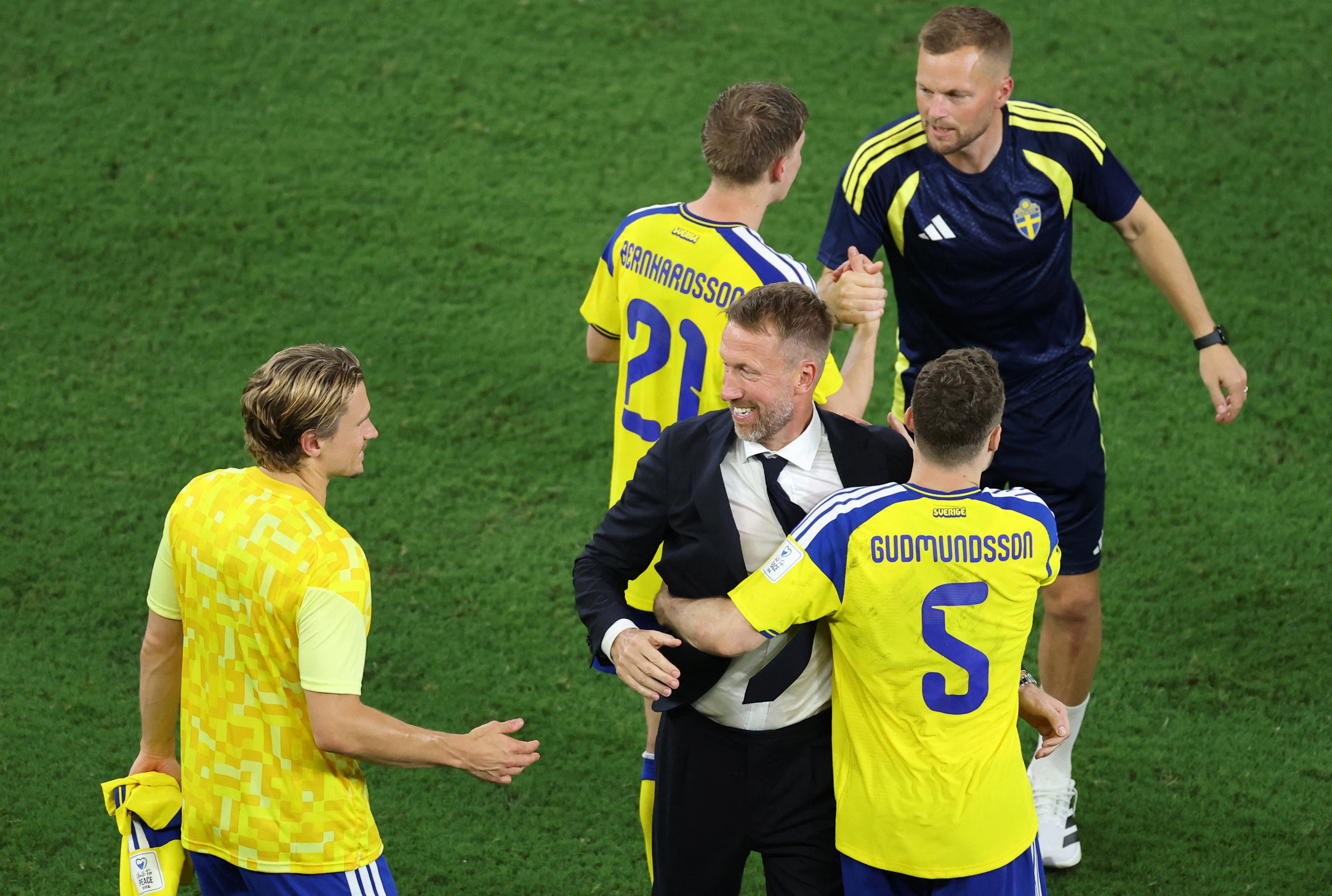 Graham Potter speculates over his bizarre World Cup ear injury | The ...