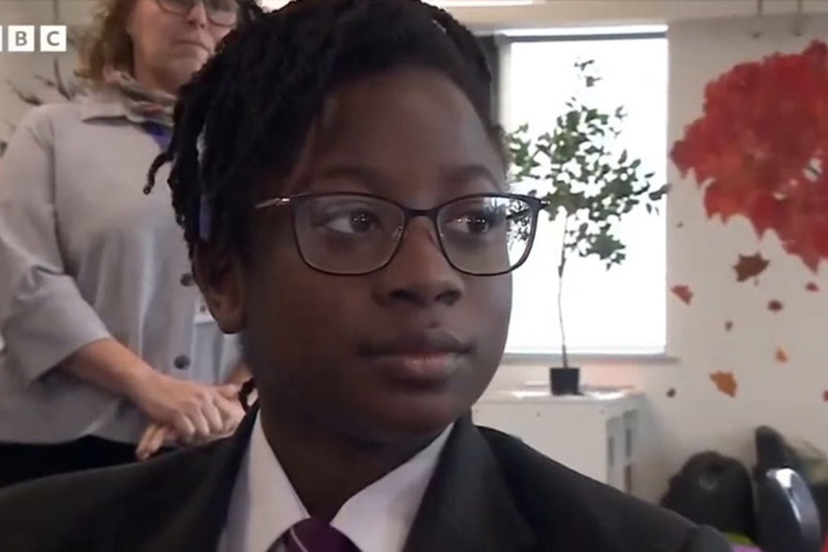 Schoolgirl goes viral for deadpan response to UK social media ban - Newswav