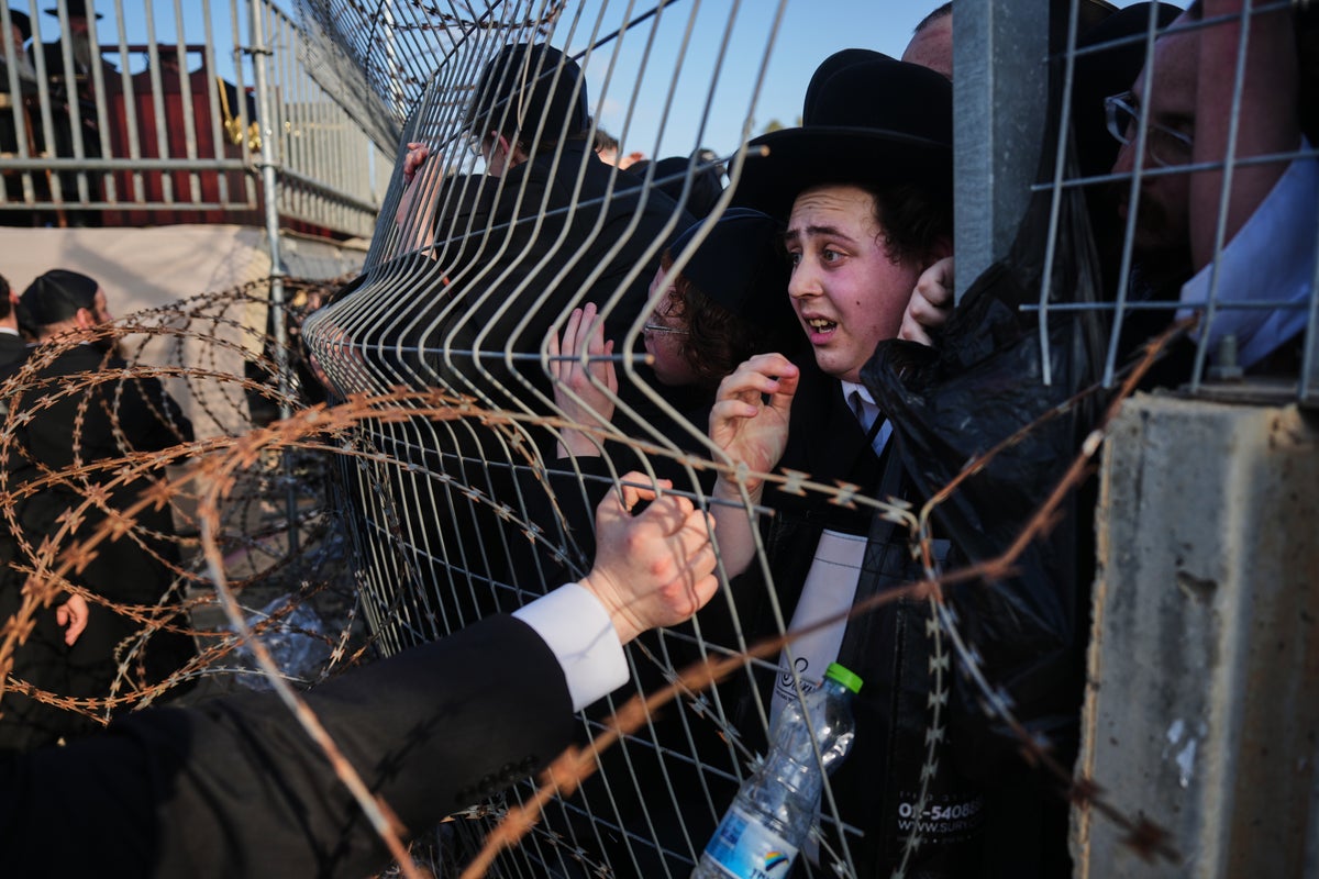 Photos of ultra-Orthodox Jews protesting military conscription in ...