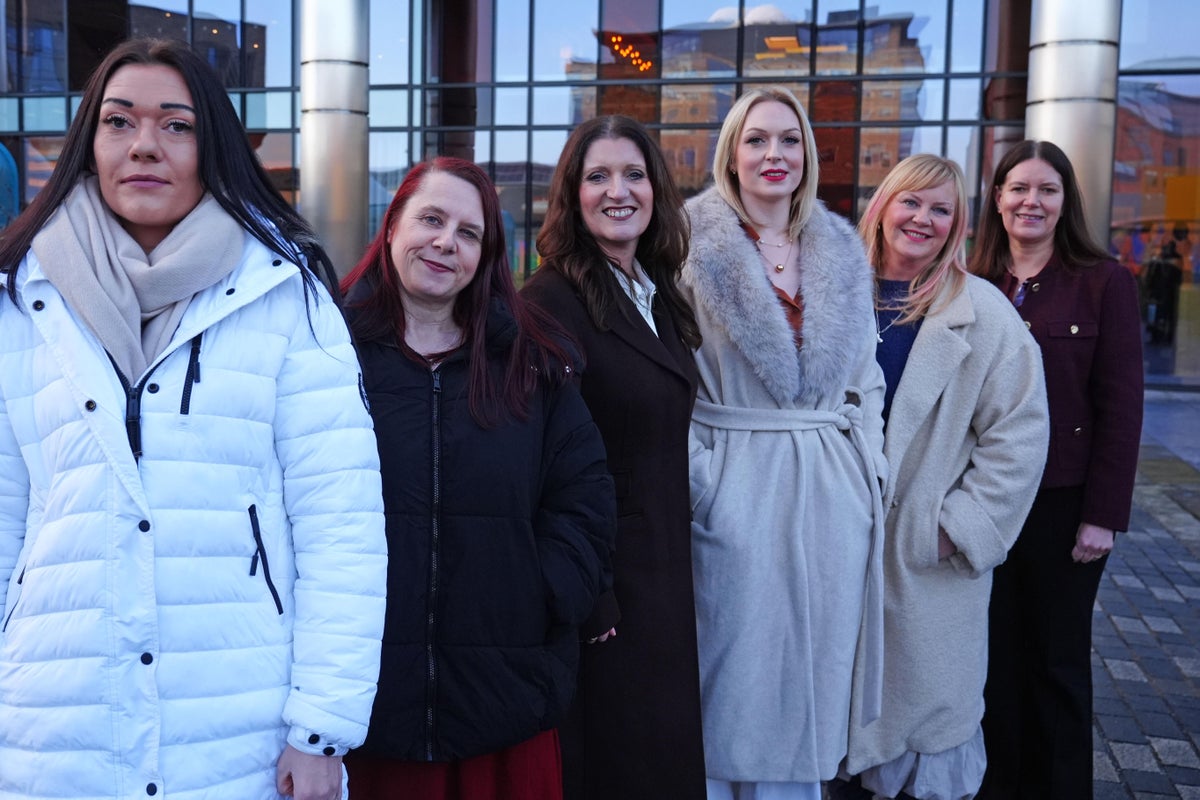 Health trust apologises to nurses after changing rooms tribunal ruling ...