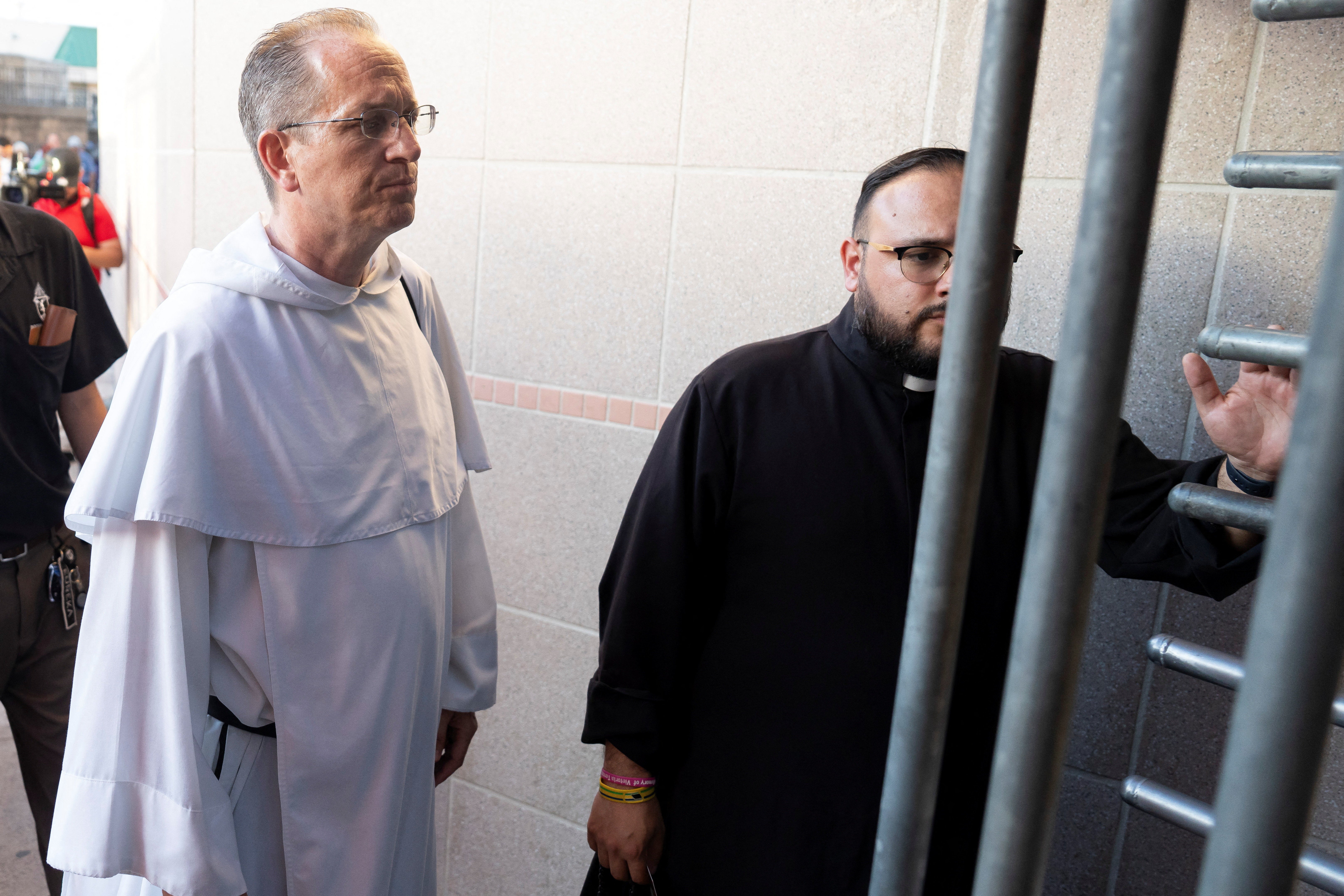 More than 100 bishops call for humane treatment of migrants during US ...