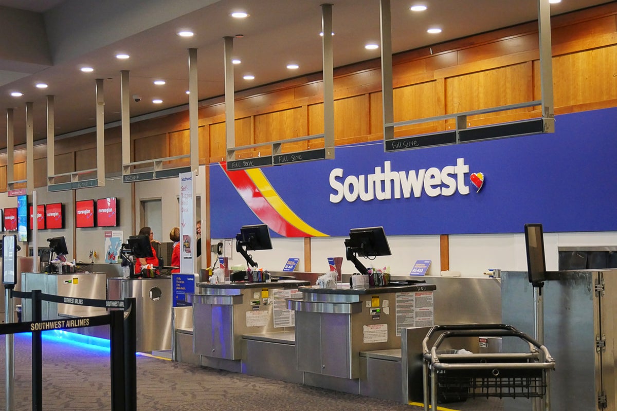 Southwest Airlines denies musician from boarding flight with guitar ...