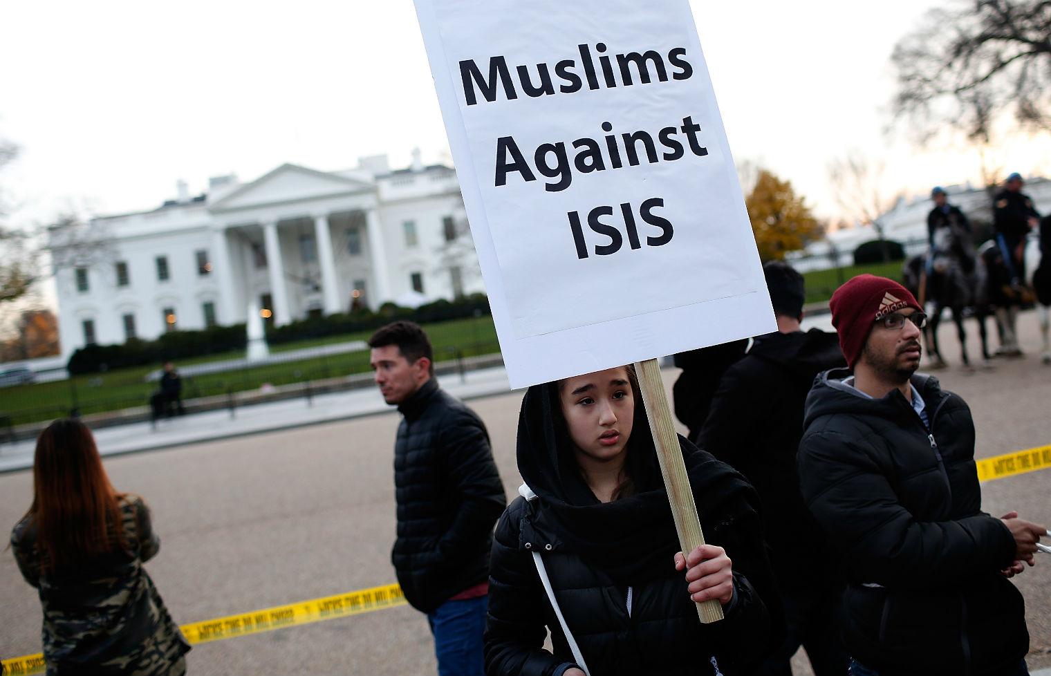 22 pictures from the Shia Muslims against Isis rally outside the White ...