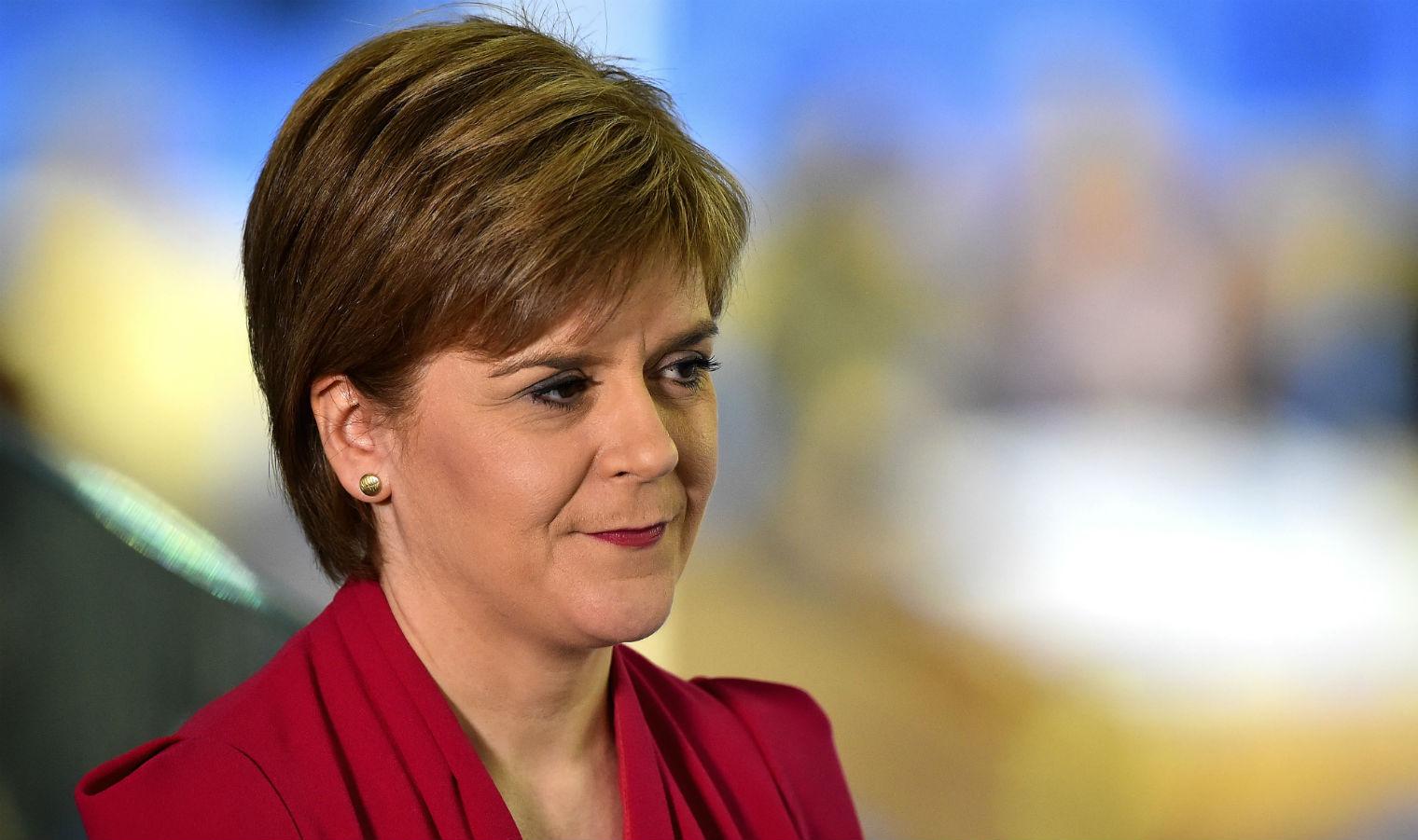 People are pointing out the very obvious problem with this infographic ...