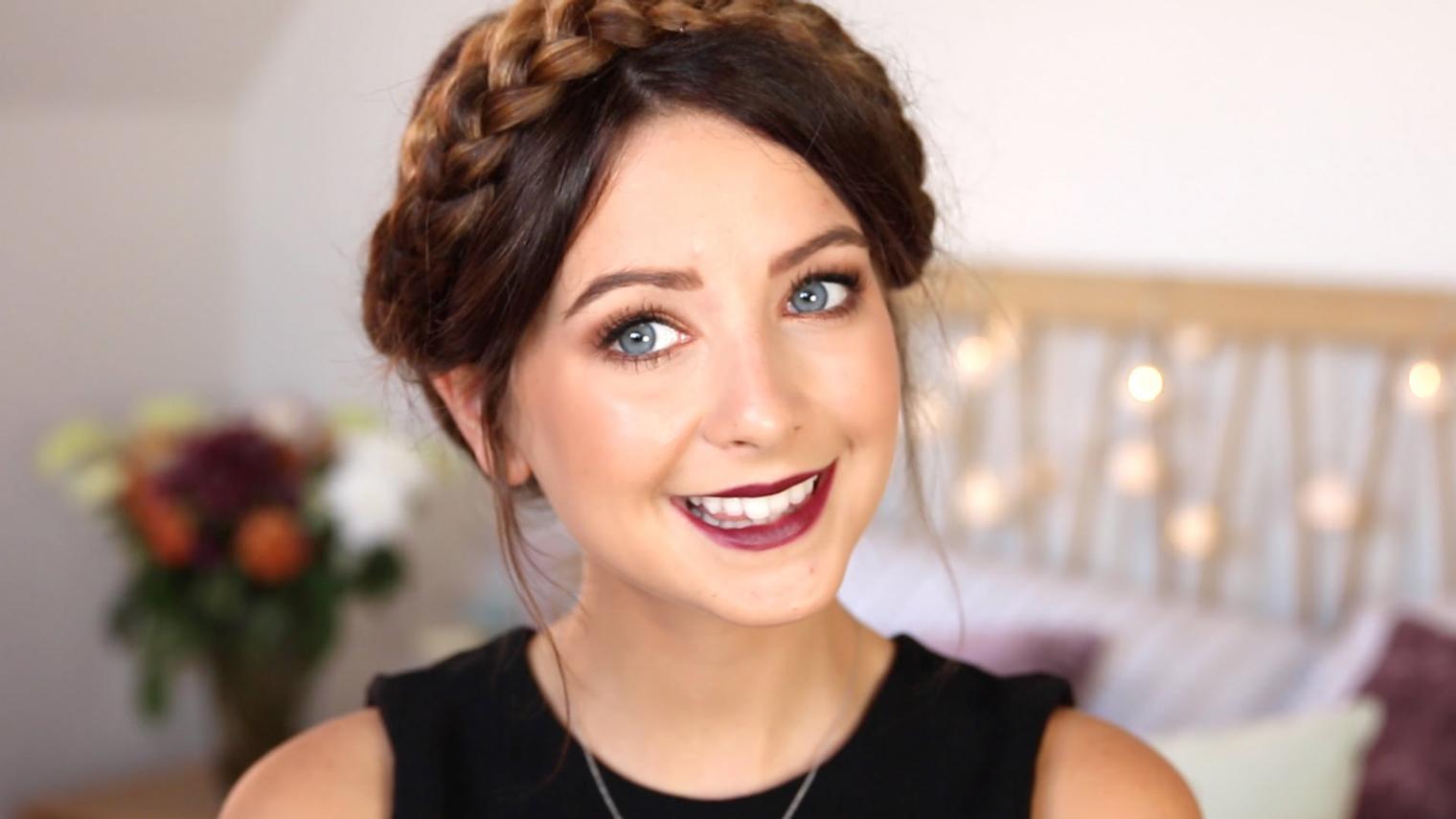 Here's why parents should be wary of Zoella | indy100 | indy100 Here's why parents should be wary of Zoella | indy100 | indy100