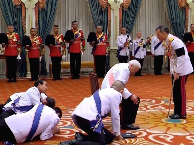 prostration practice in Thailand