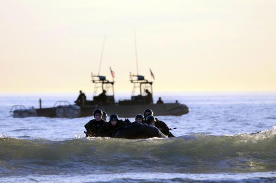 Woman Becomes Us Navys First Female Seal Candidate