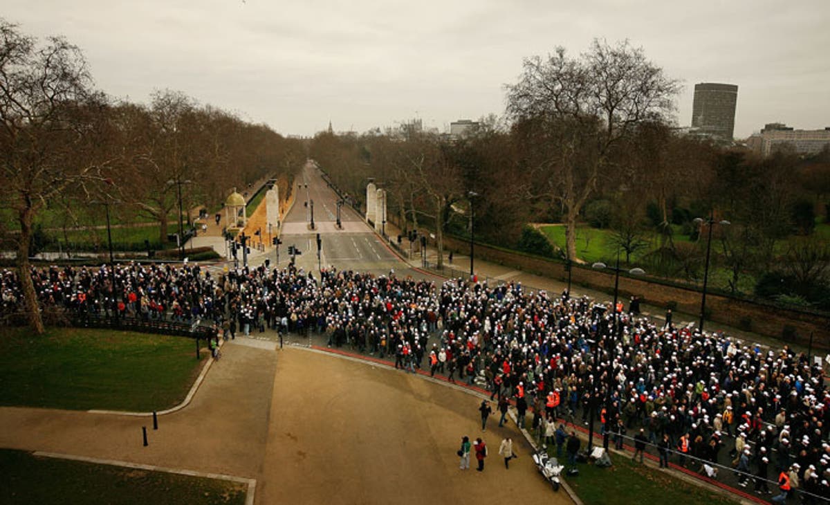 Thousands of police march in pay protest | The Independent | The ...