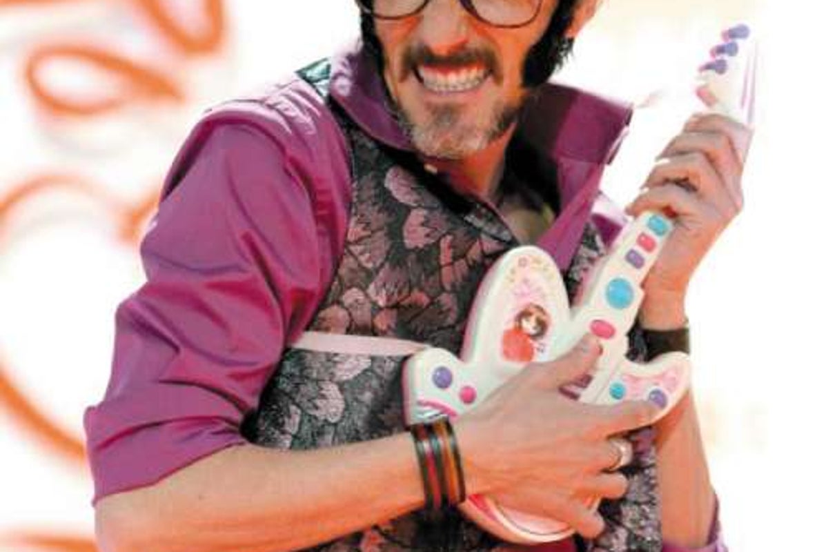 Spain sends kitsch Elvis to take on Irish rubber turkey at Eurovision ...