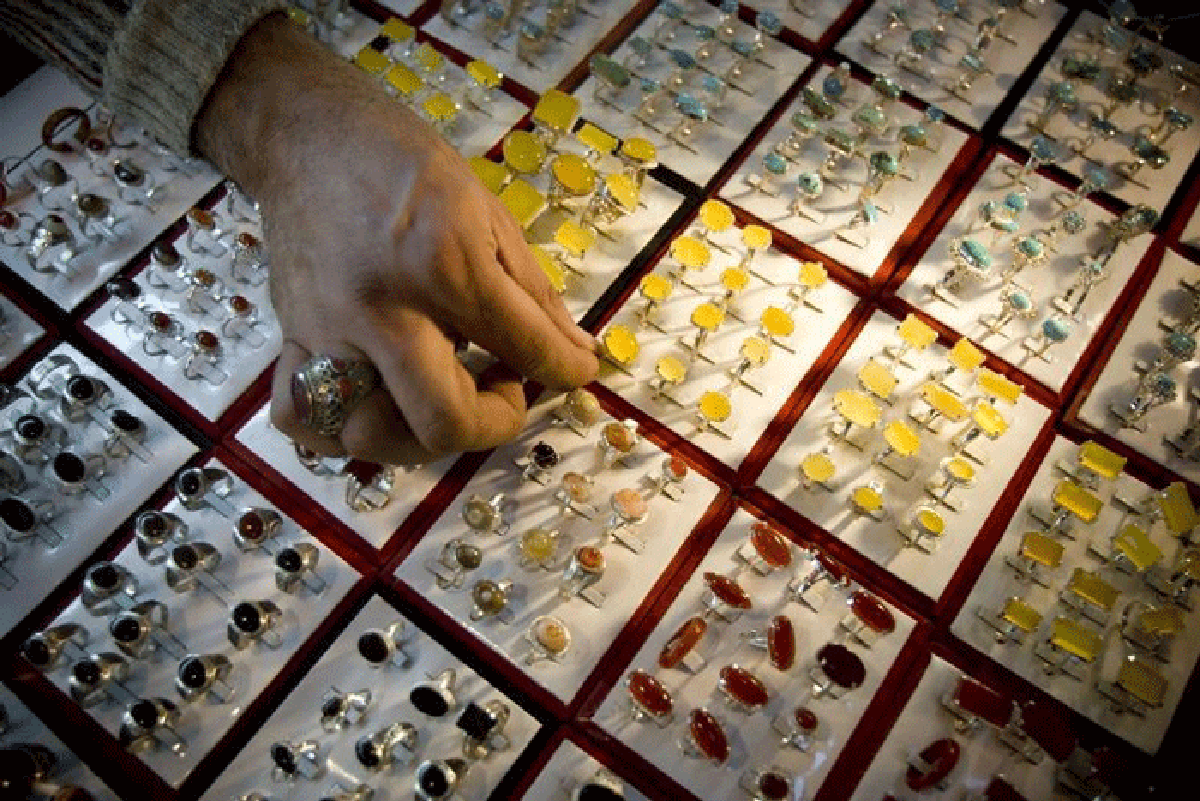 You need more than priceless gems to make it in the jewellery trade ...