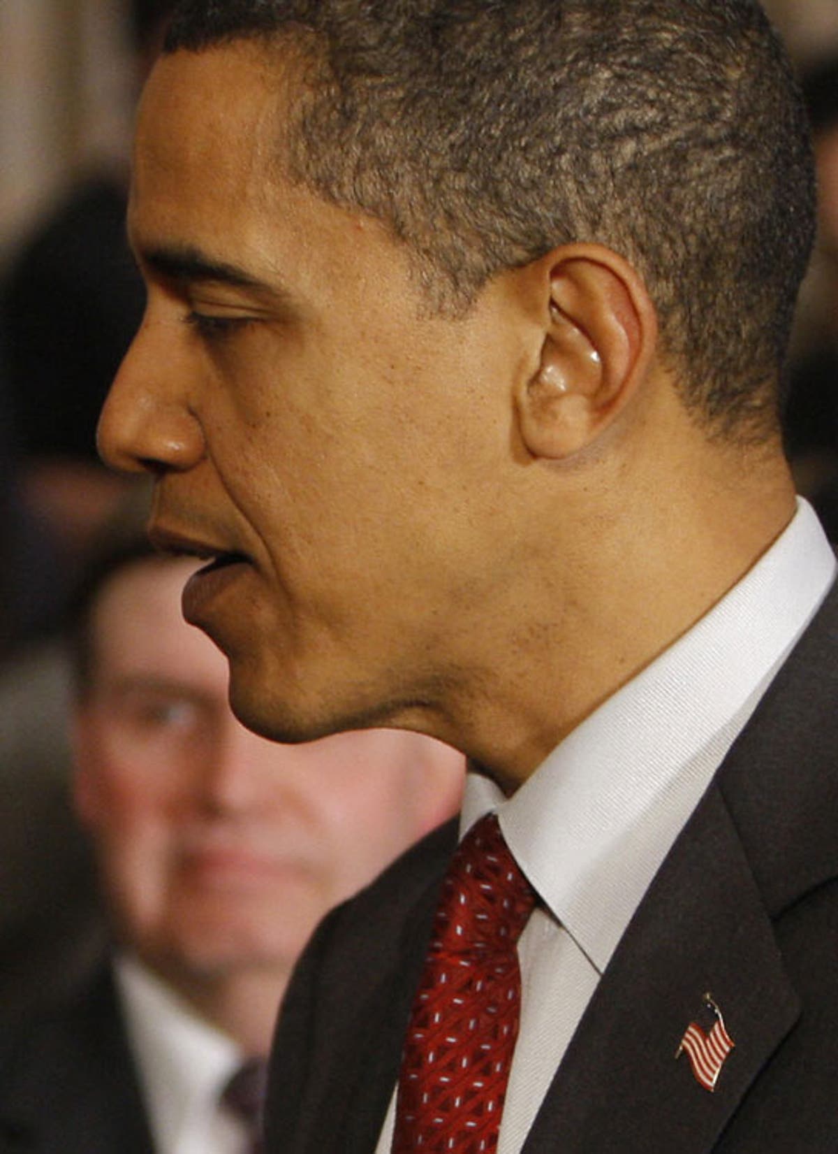 Obama returns to the flag after Republicans attack his patriotism | The ...