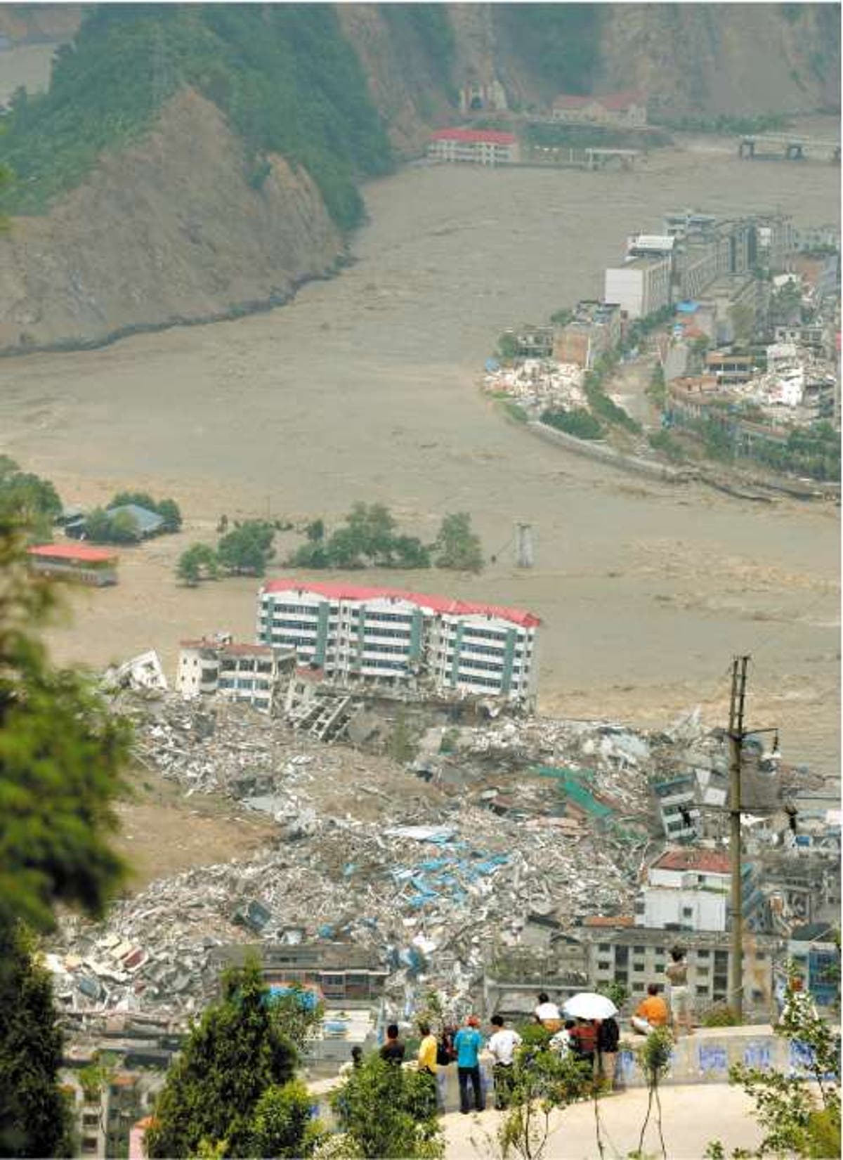 Goodbye Beichuan: lake created by quake destroys Chinese town | The ...