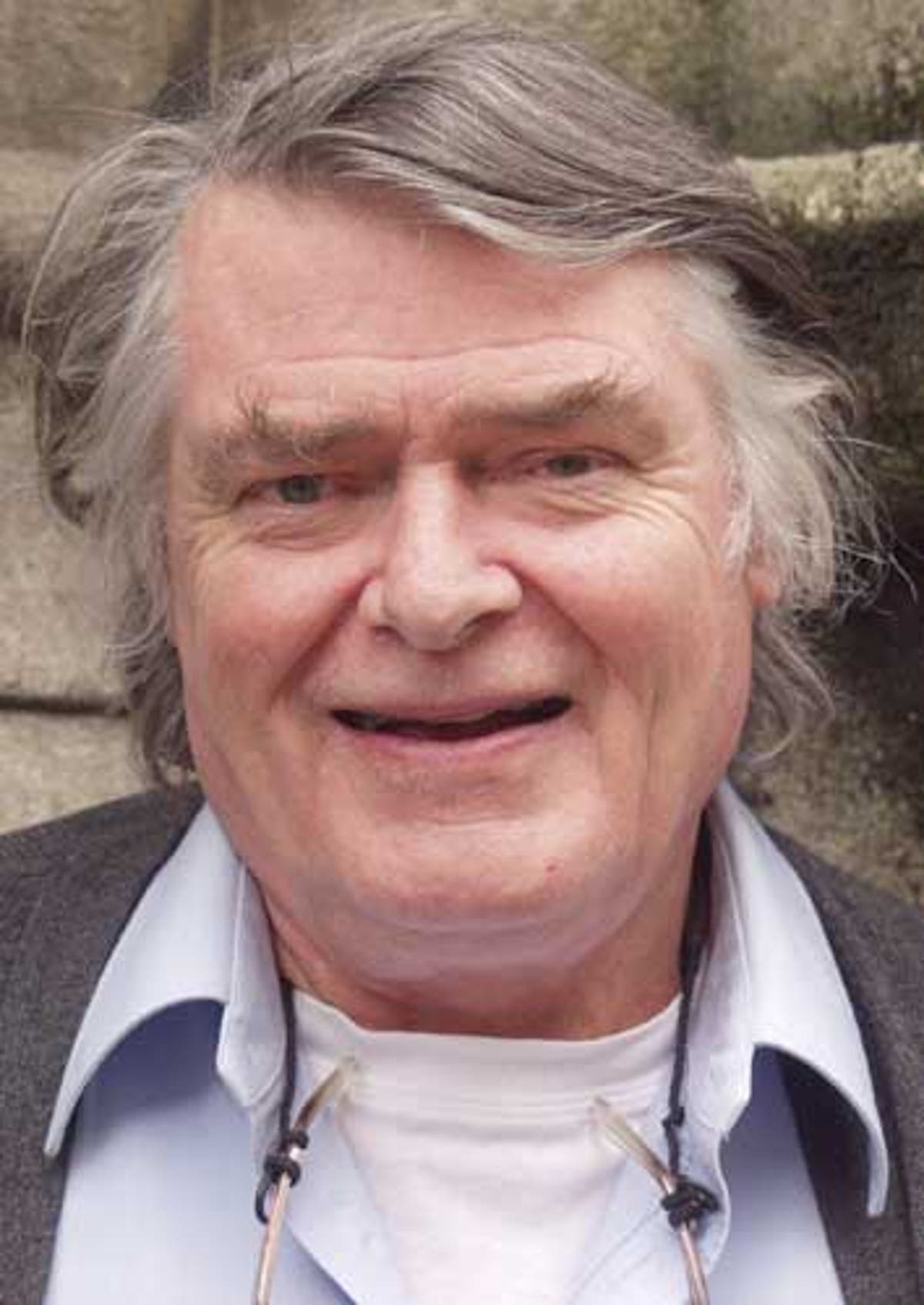 Simon Gray, smoker and playwright, dies aged 71 | The Independent | The ...