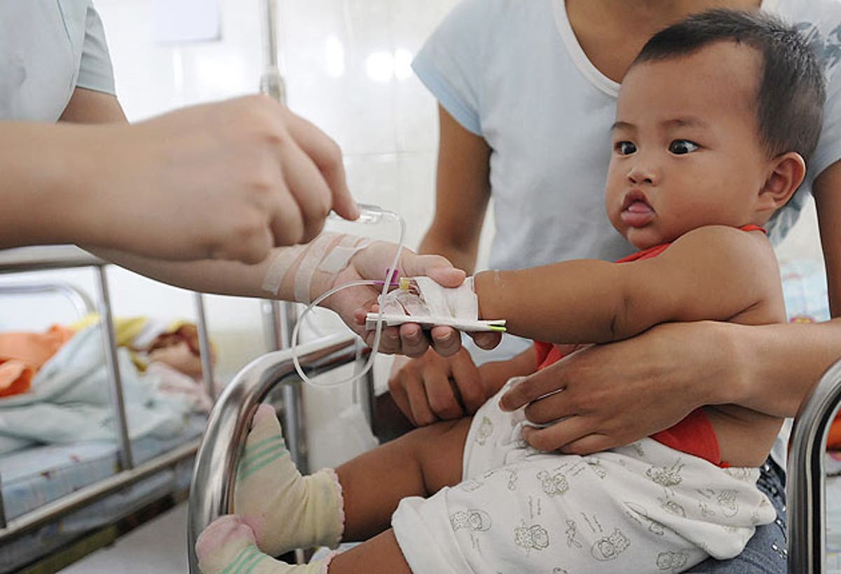 13,000 infants sick in China milk scandal | The Independent | The ...