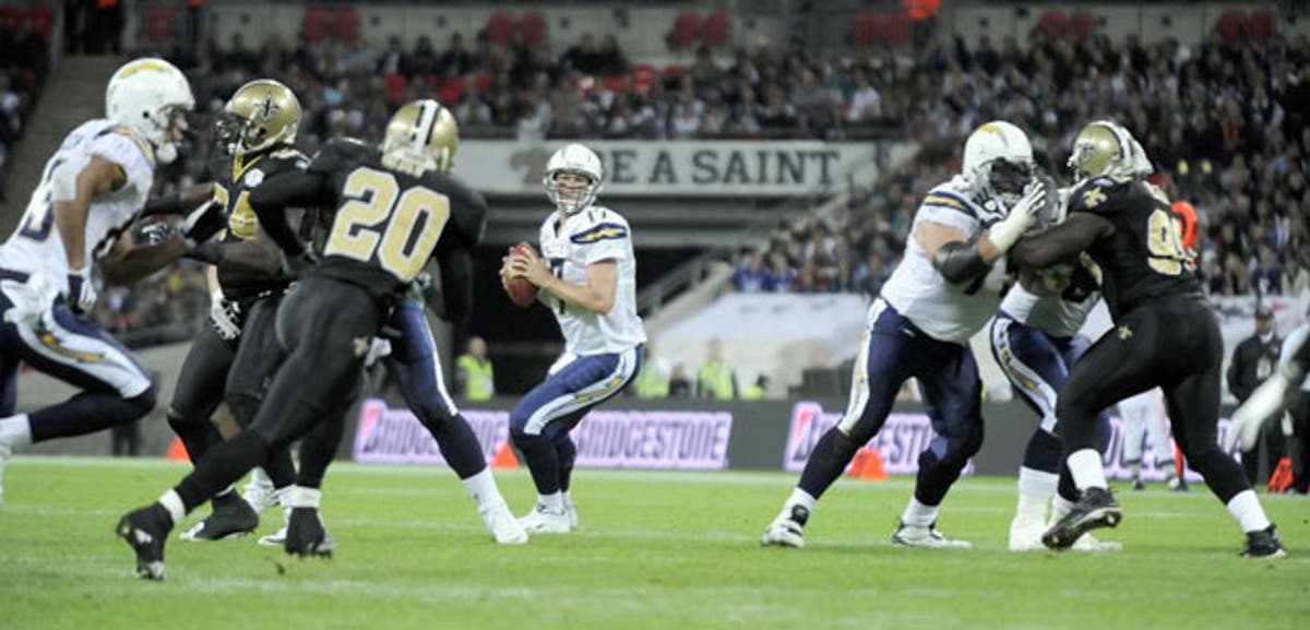 Big hits and American glitz as Wembley welcomes the NFL | The ...