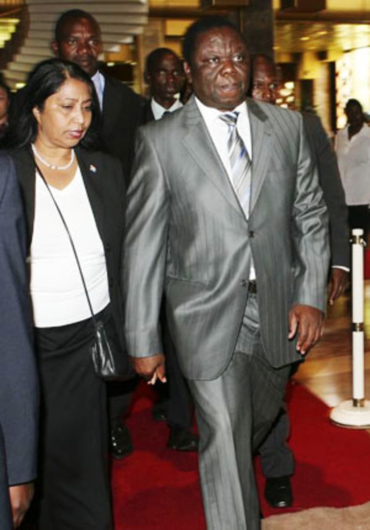 Power talks close to collapse as Mugabe refuses to back down | The ...