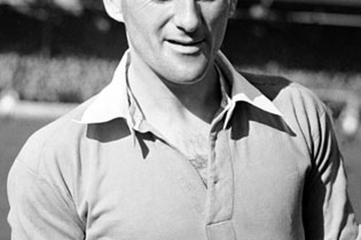 Bert 'Sailor' Brown: Gifted footballer whose career was shattered by ...