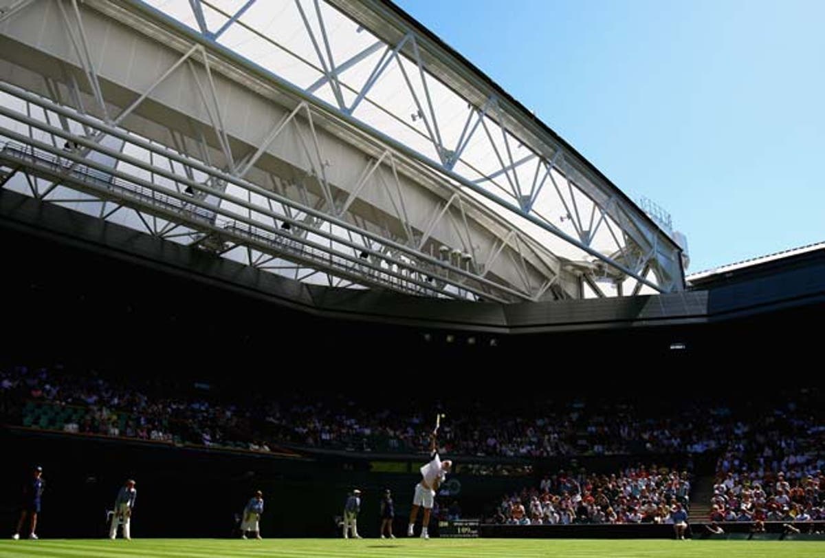 Wimbledon roof closed for first time | The Independent | The Independent