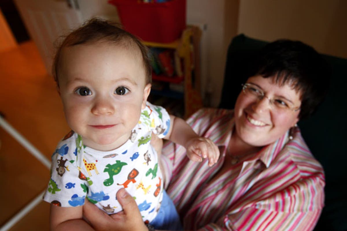 Two Mothers In Three Fear Stares If They Breastfeed The Independent