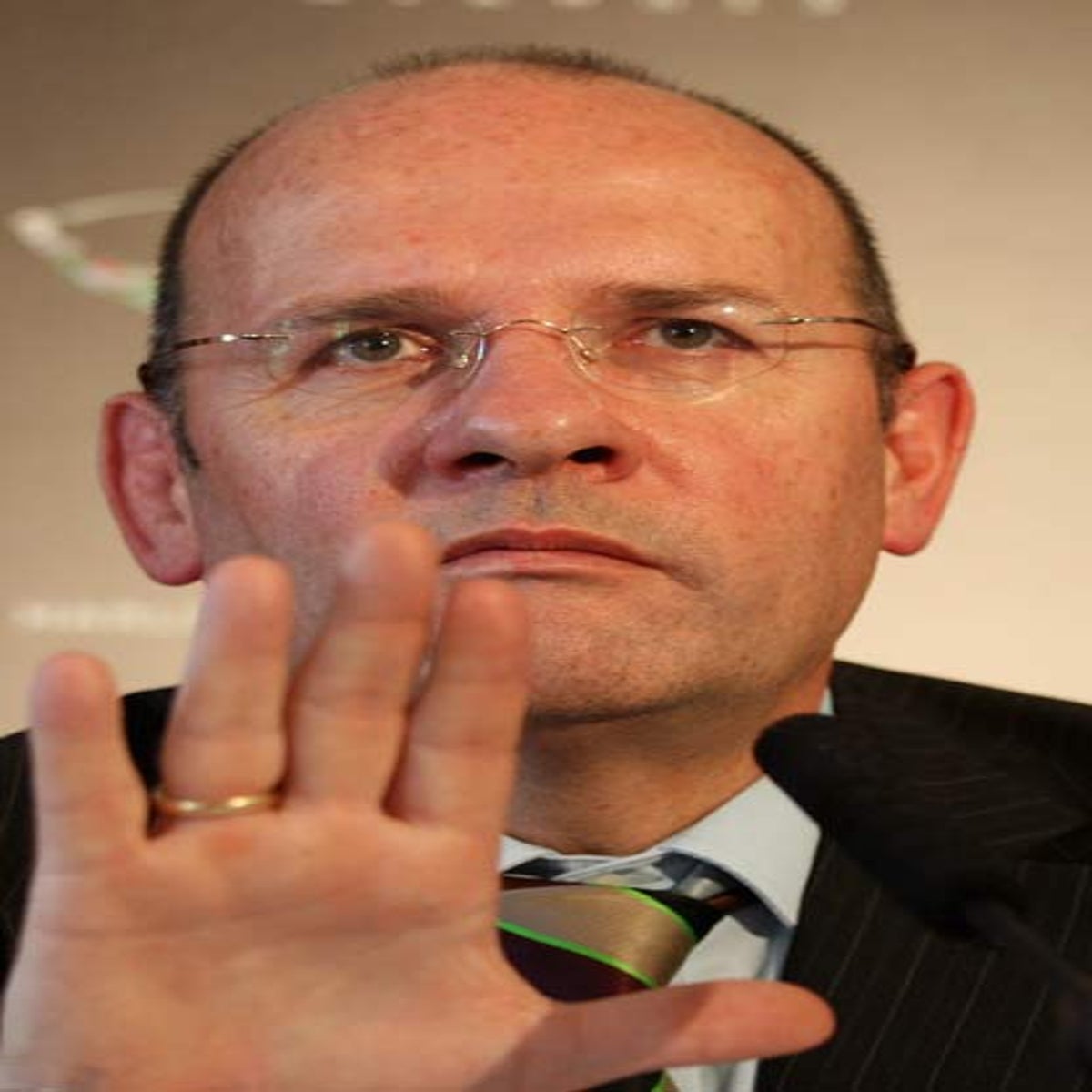 Peter Bills's Instagram, Twitter & Facebook on IDCrawl