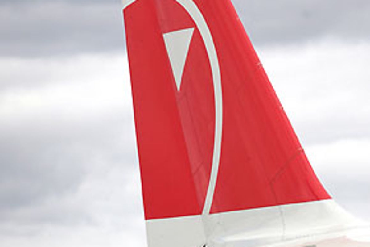 'Distracted' pilots overshot airport by 150 miles | The Independent ...