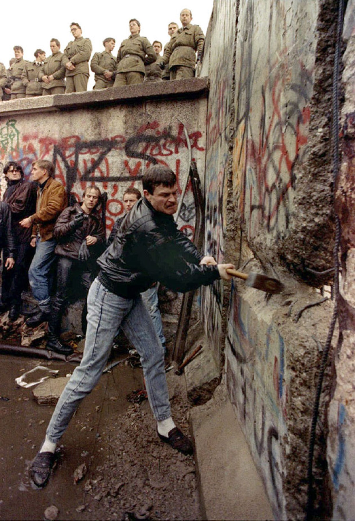 Building Of The Berlin Wall Date