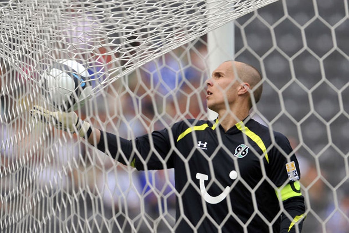 Robert Enke: International goalkeeper who committed suicide | The ...