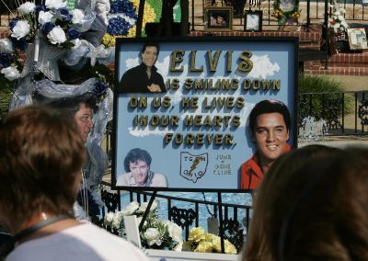 Elvis fans love him tender on King's 75th birthday | The Independent ...