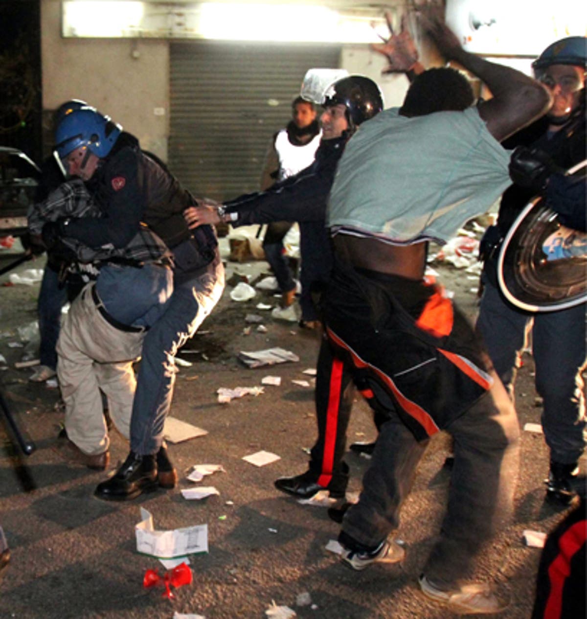 Immigrant riots rock southern Italian town as tensions explode | The ...