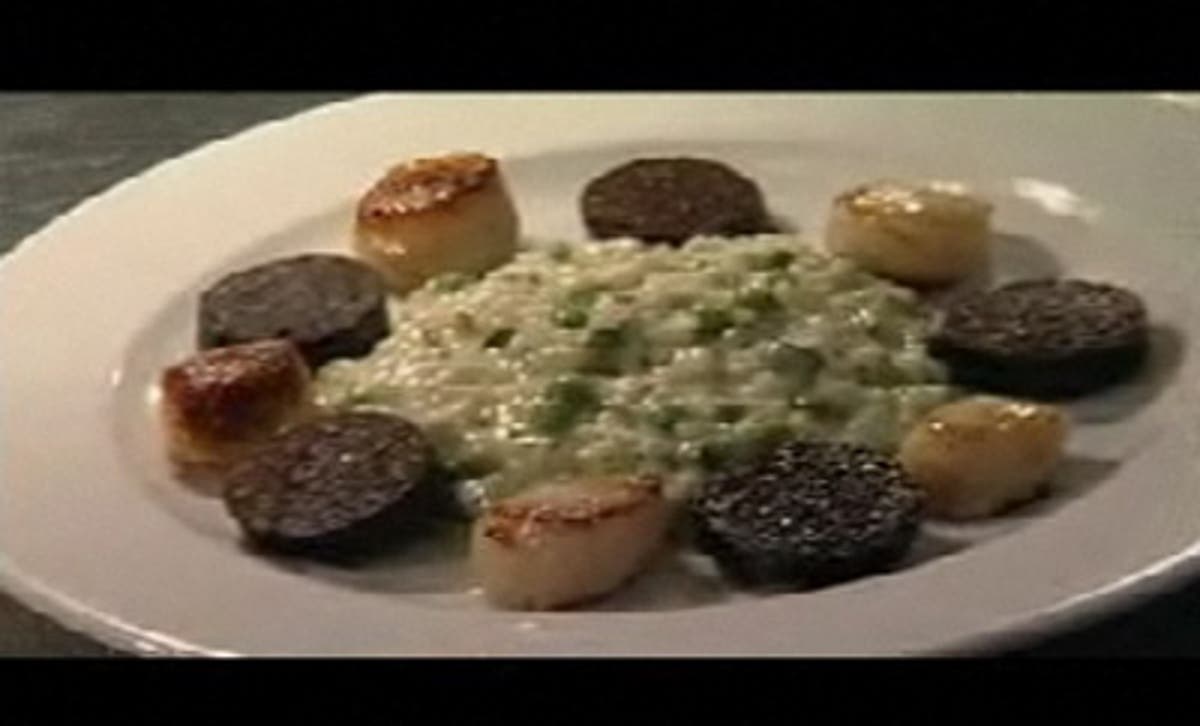 Seared scallops with pea and courgette risotto and gremolata | The ...