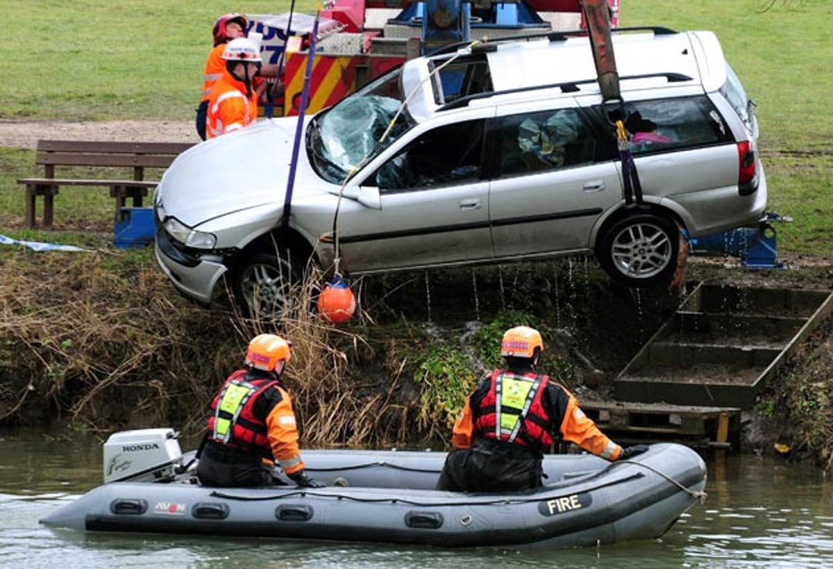 Girl 5 Dies After Car Crashes Into River The Independent The