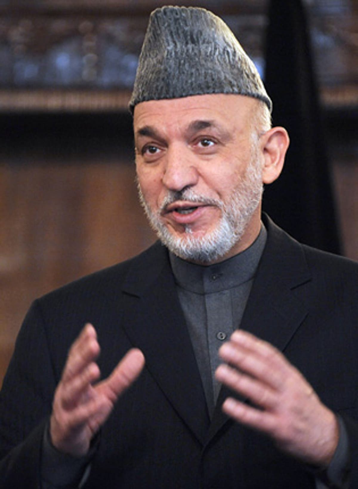 Karzai holds secret meeting with feared warlord's officials | The ...