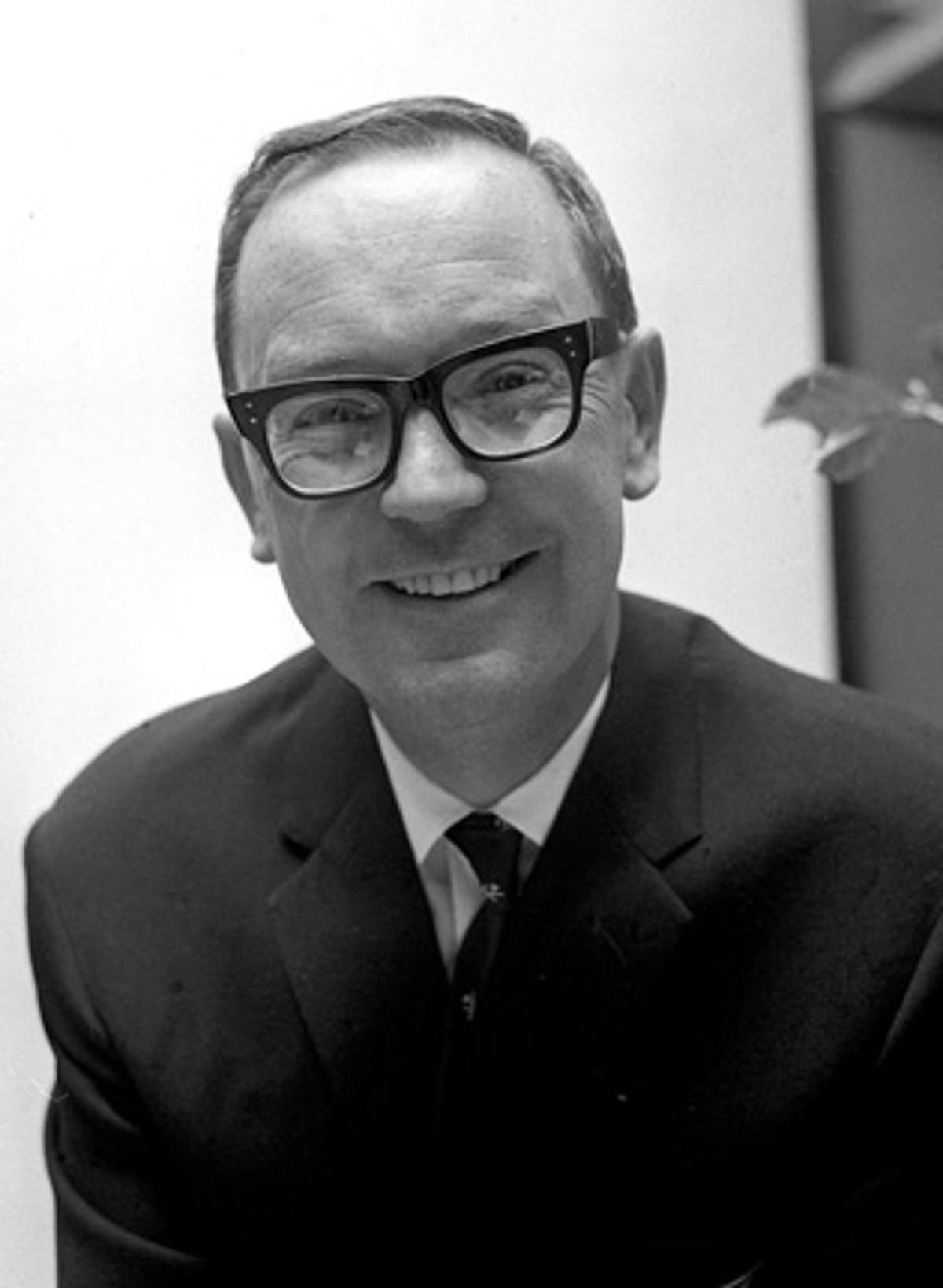 Harry Carpenter: Sports commentator known as 'The Voice of Boxing ...